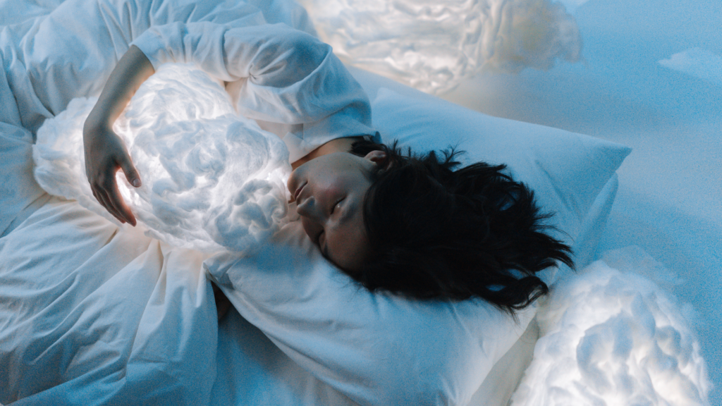 The Pillow Method: An Easy Way to Manifest - The Pretty Thoughts
